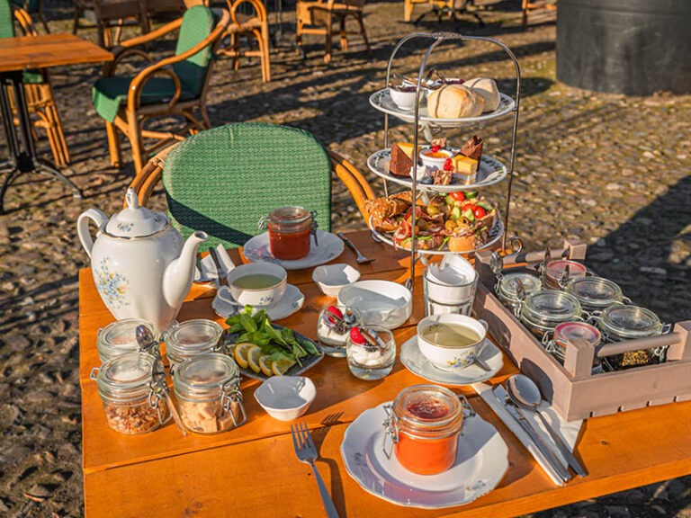 Heerlijk genieten van een High Tea? | Kasteel Limbricht