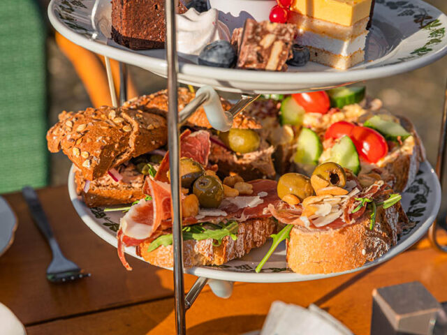 Heerlijk genieten van een High Tea? | Kasteel Limbricht